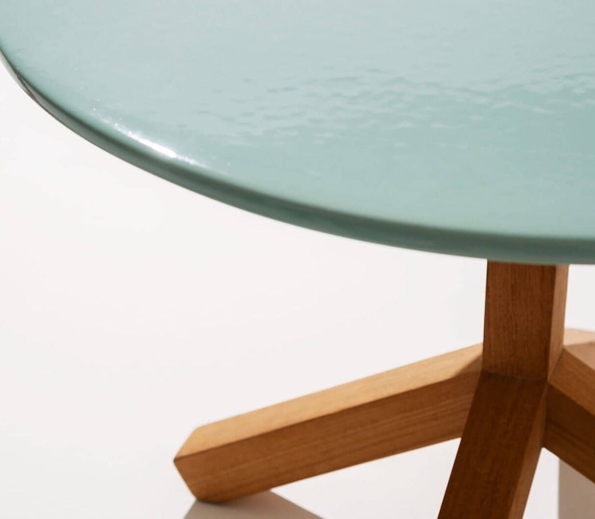 Root side table – scheel-larsen