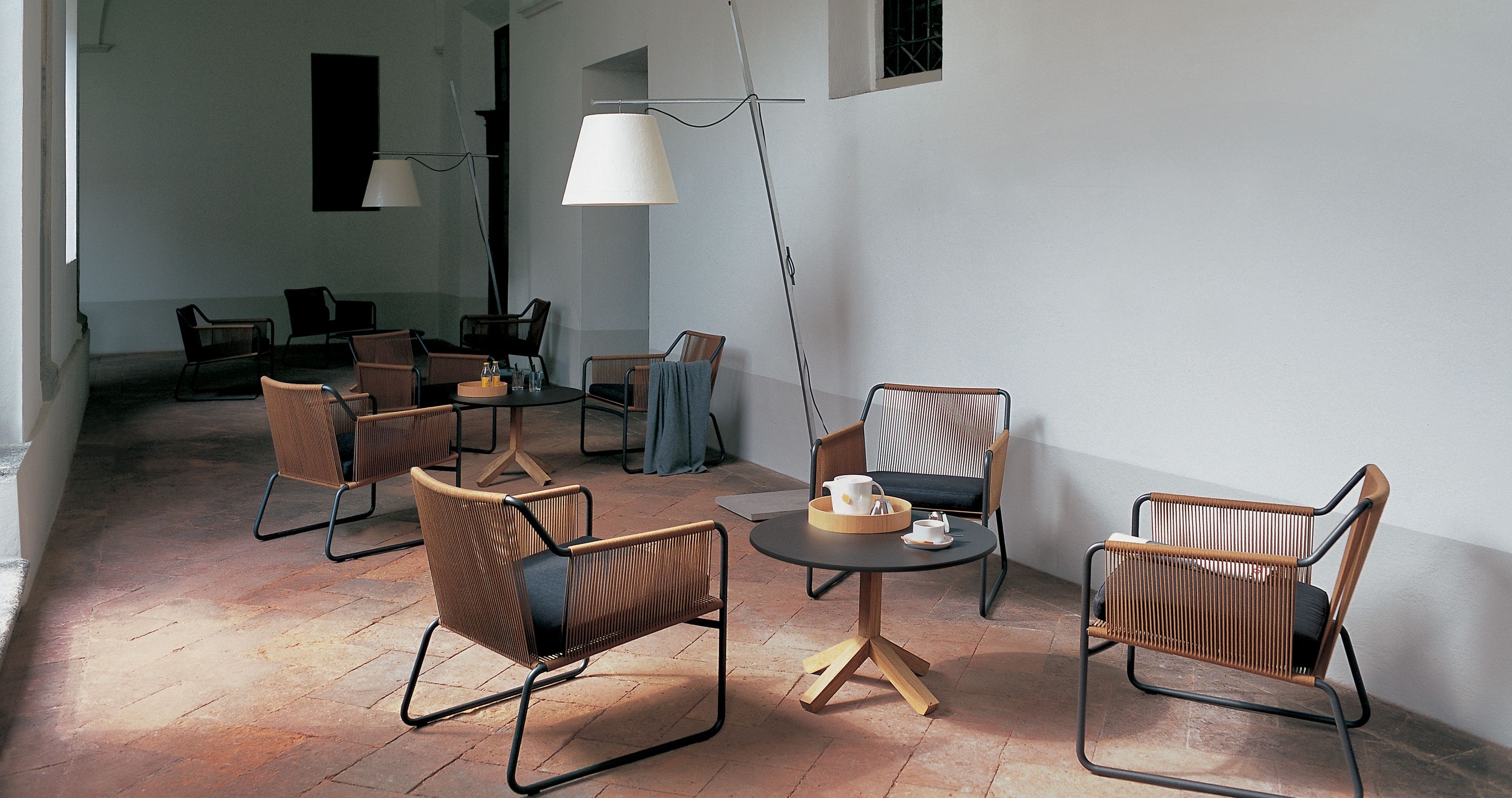 Root side table – scheel-larsen